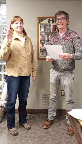 Temple sworn in | News, Sports, Jobs - Morning Journal